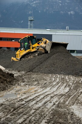 Cat Small-Chassis D Series Loaders Feature Sealed Cab, More Powerful ...