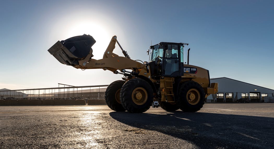 New options for Cat® 918M Compact Wheel Loader include high-lift loader ...